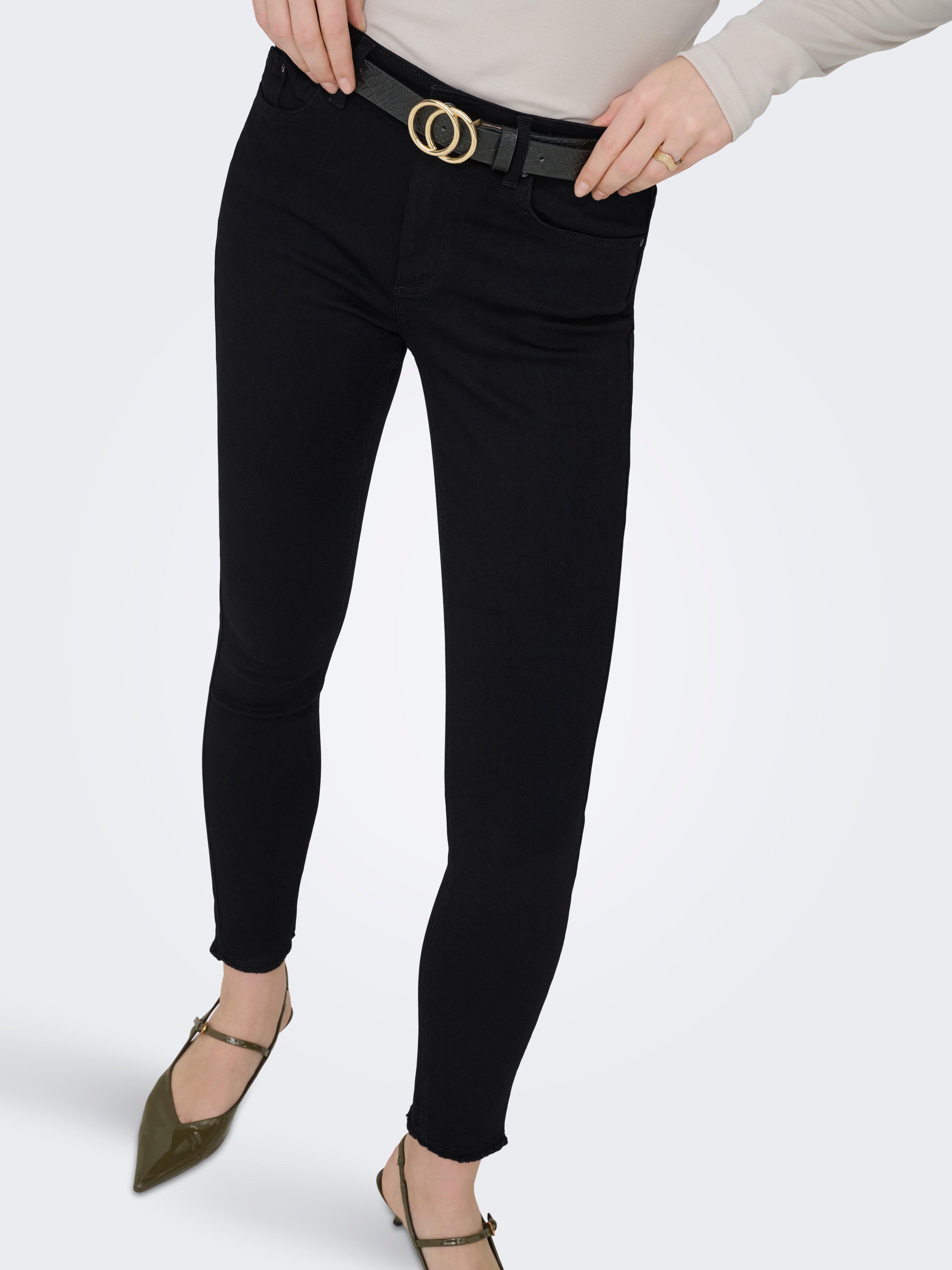 Skinny Fit Mid waist Raw hems Jeans | Black | ONLY®