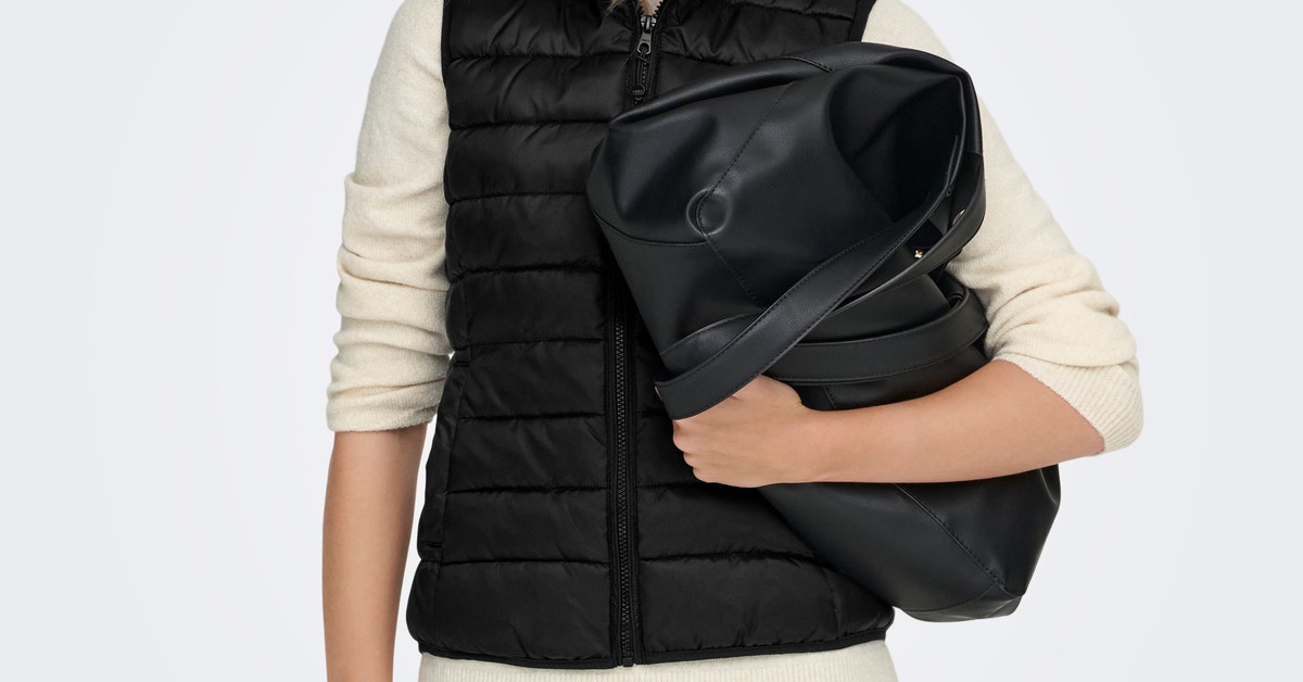 High stand-up collar Otw Gilet | Black | ONLY®