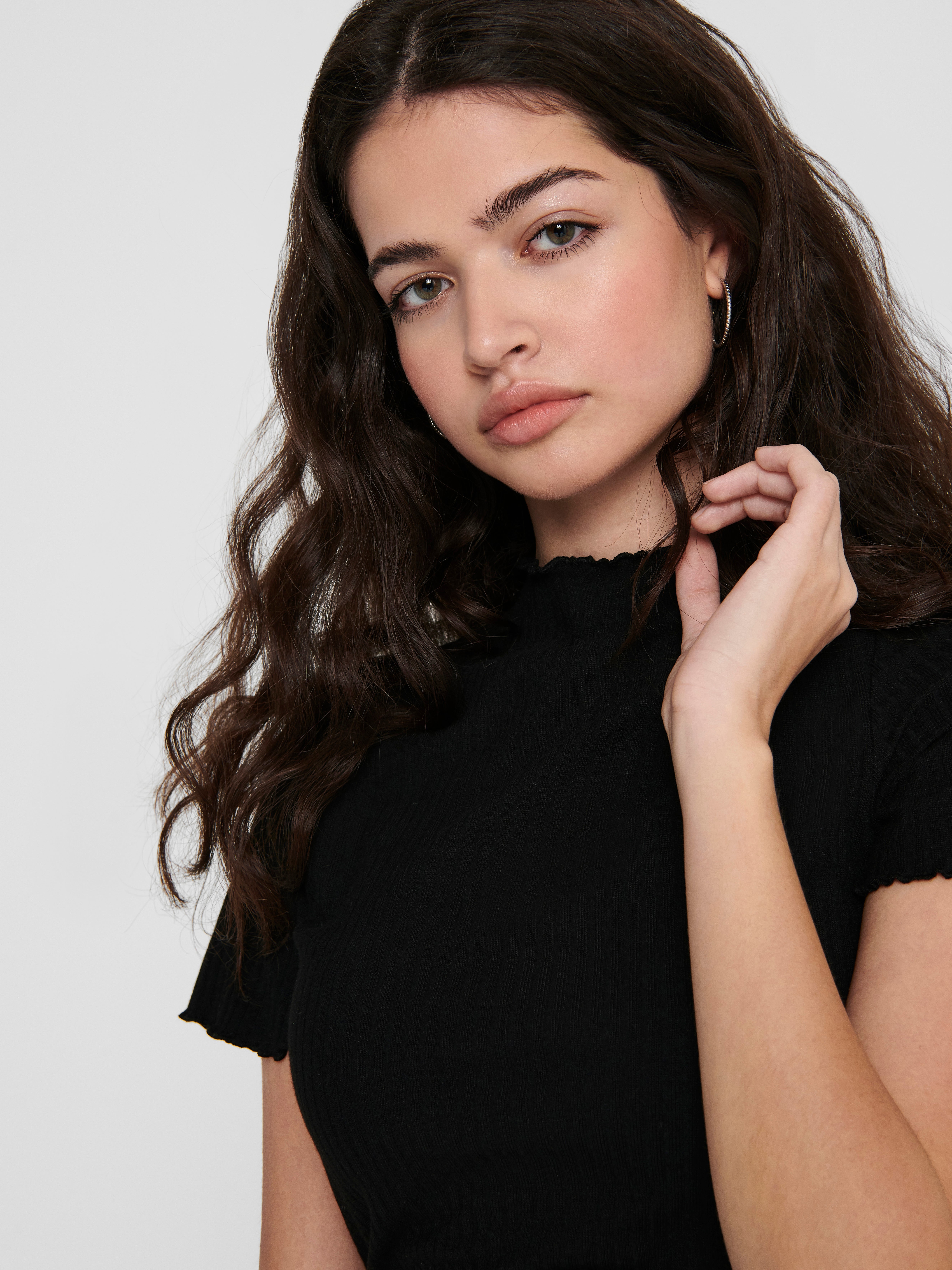 Høyhalset Kortermet topp | Sort | ONLY®