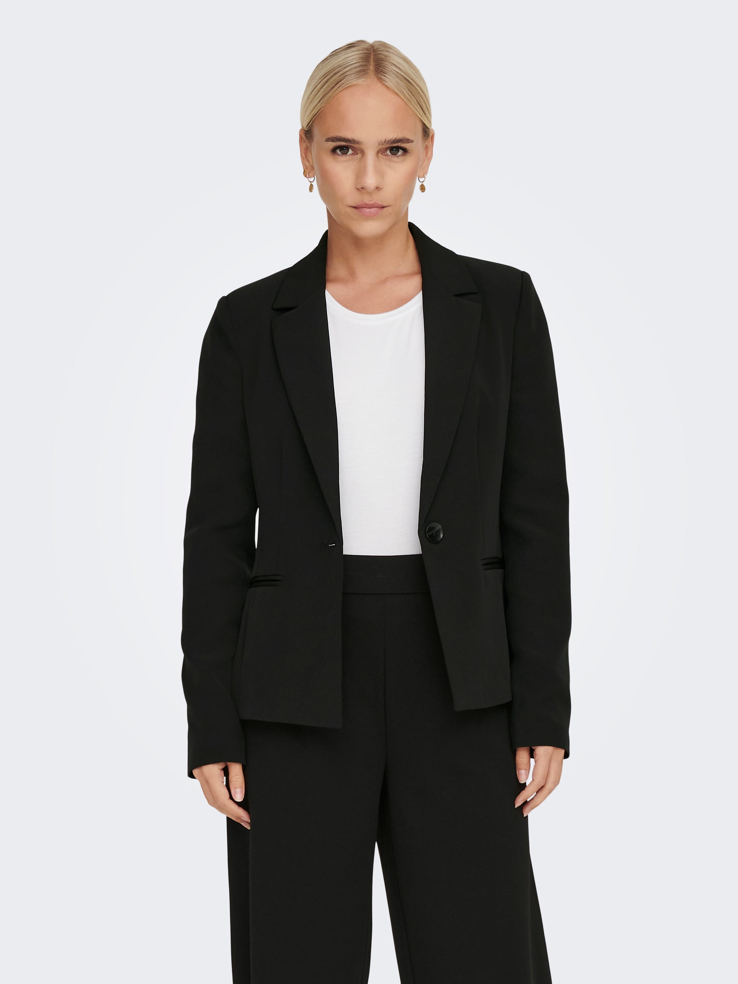 Pleat Blazer | Black | ONLY®