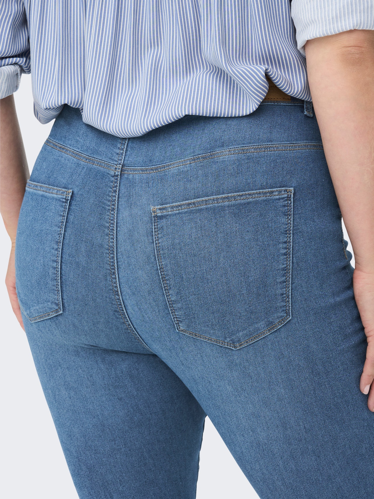 Curvy Carmila Highwaisted Skinny Fit Jeans Light Blue Only®