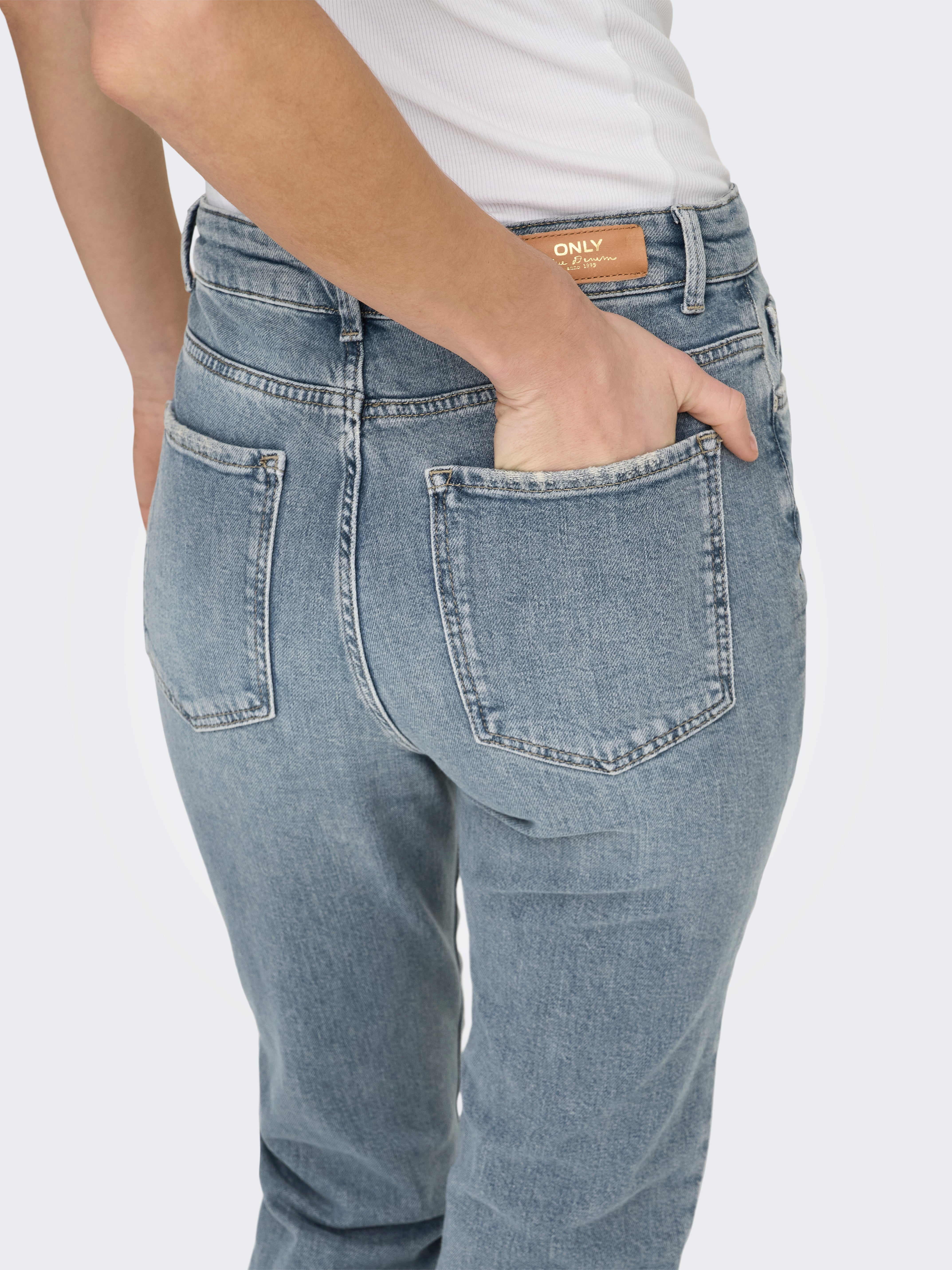 Gerade geschnitten Hohe Taille Jeans | Mittelblau | ONLY®