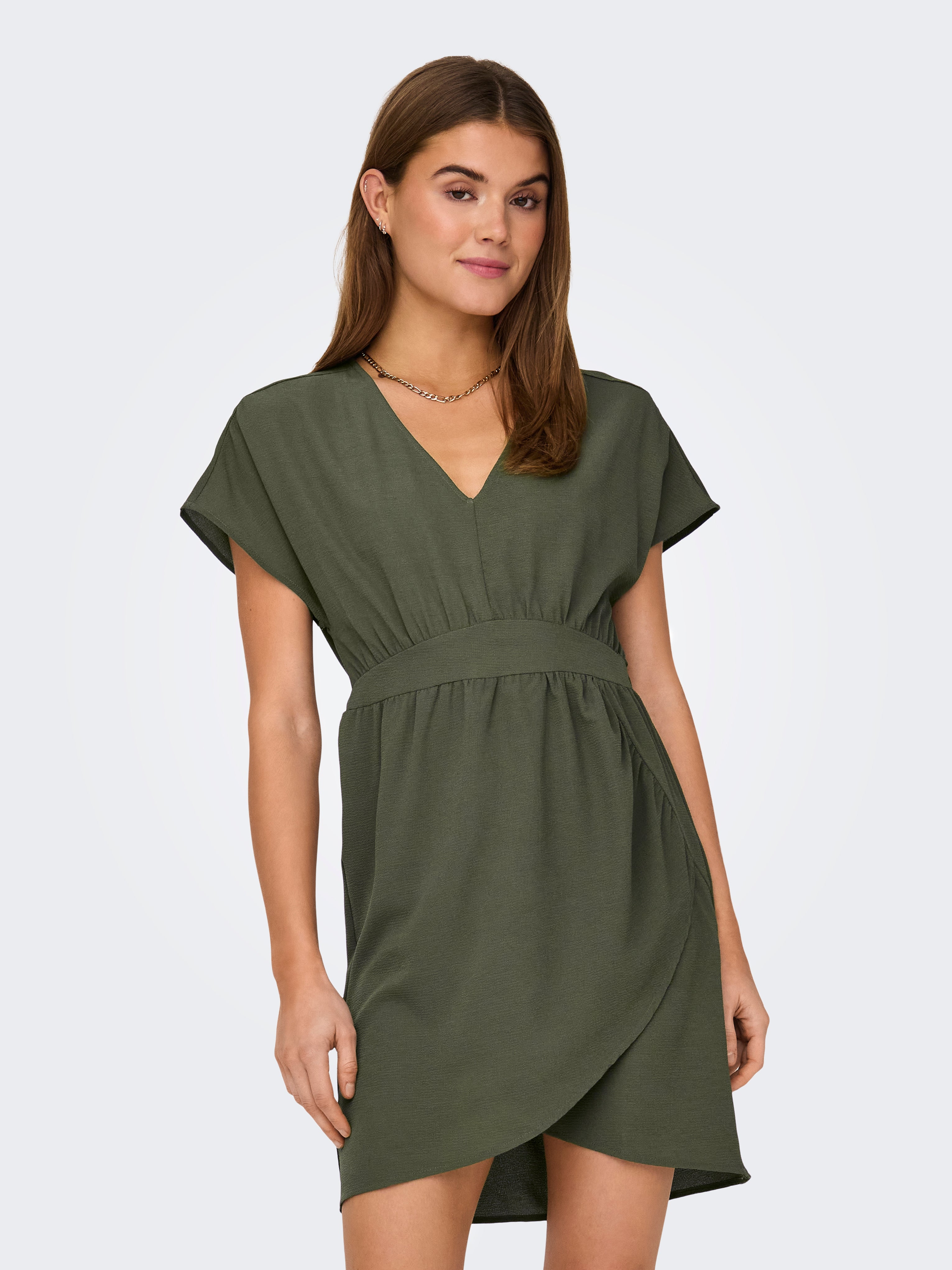 Robe courte Tight Fit Col en V | Medium Green | ONLY®