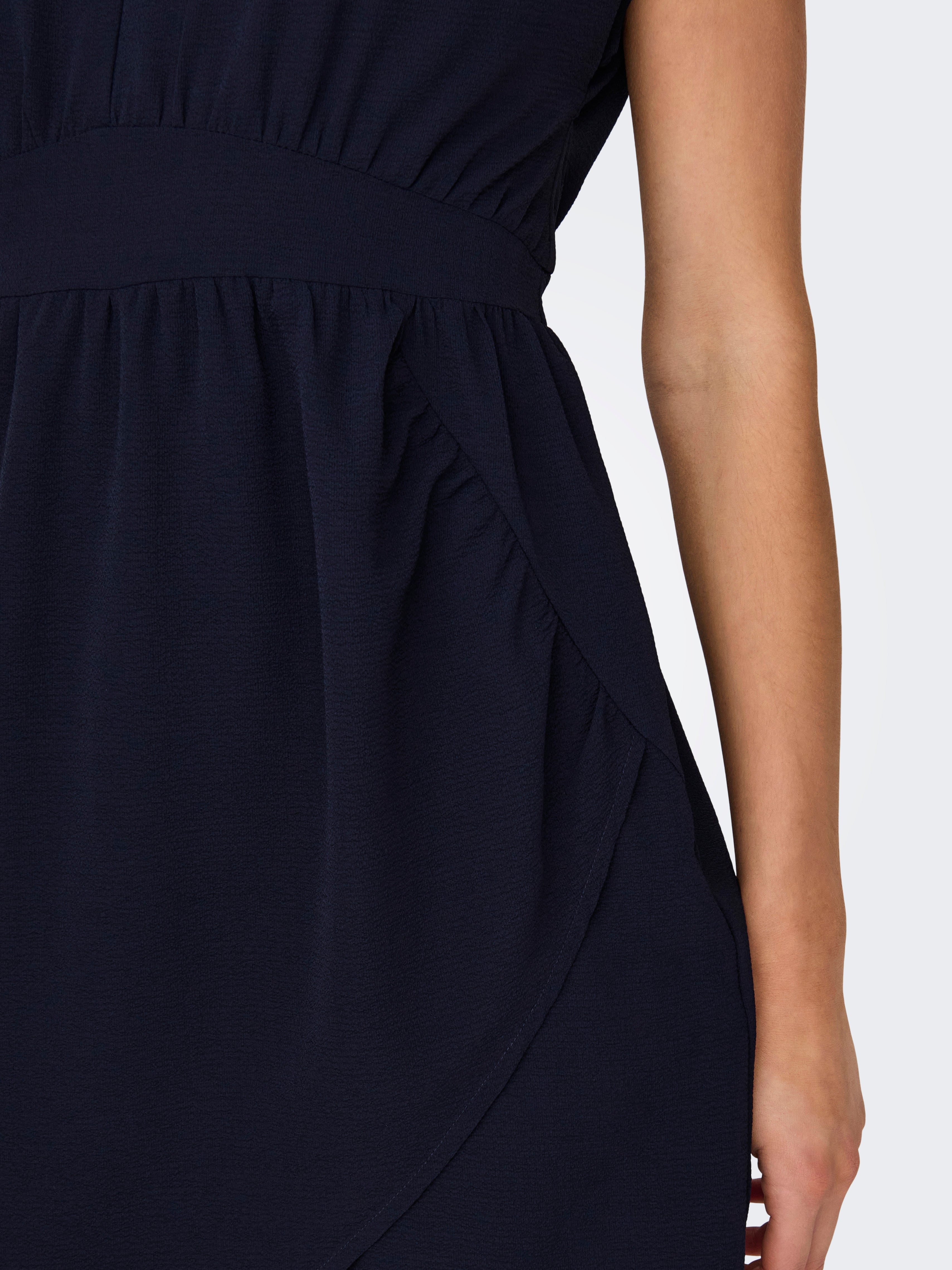 Robe courte Tight Fit Col en V | Bleu foncé | ONLY®