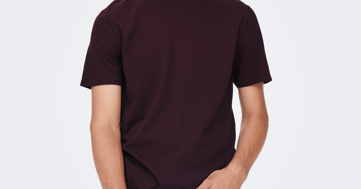 Long Line Fit O-hals T-skjorte | Mørk rød | ONLY & SONS®