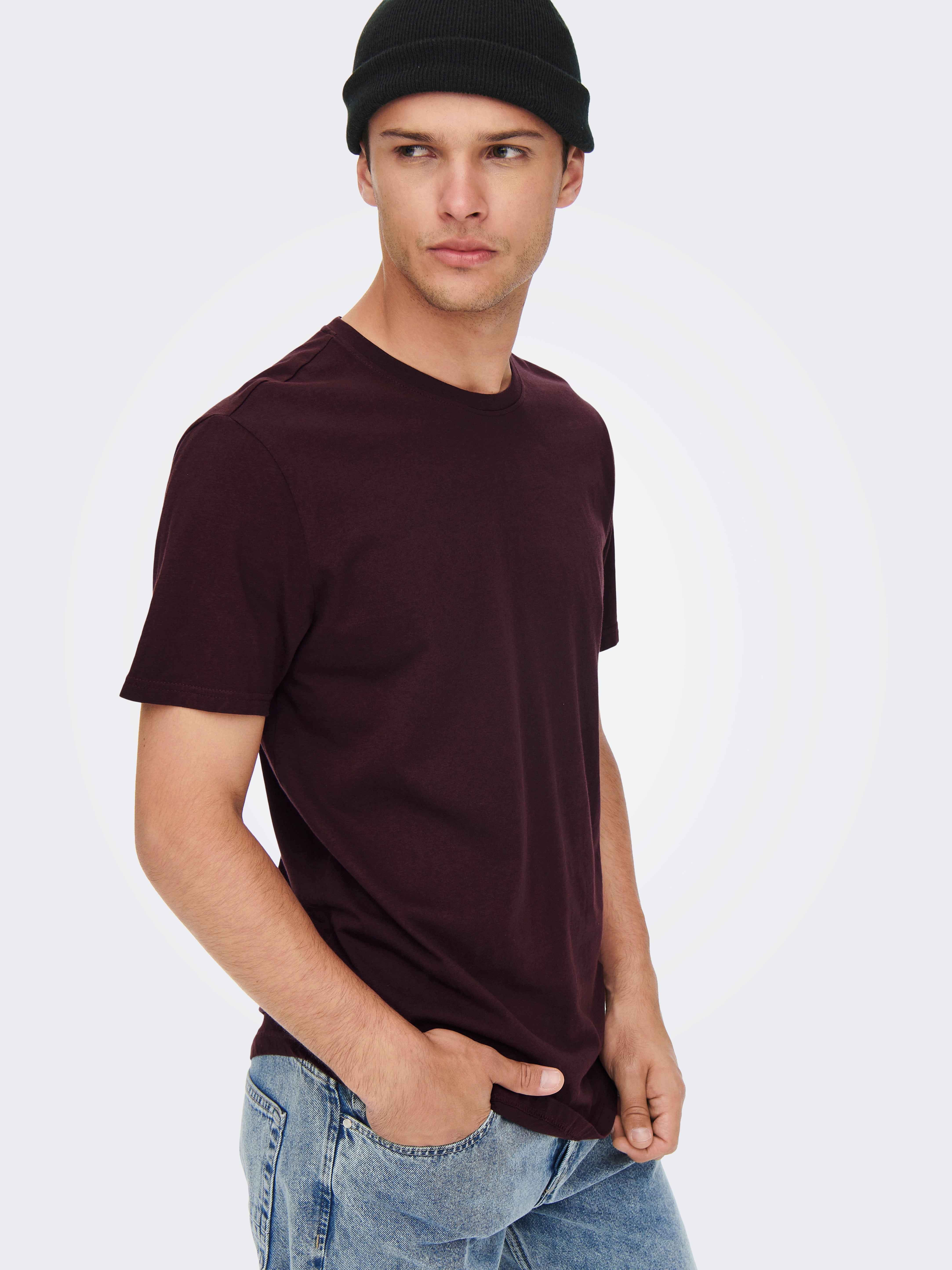 Camisetas Corte long line Cuello redondo | Rojo oscuro | ONLY & SONS®