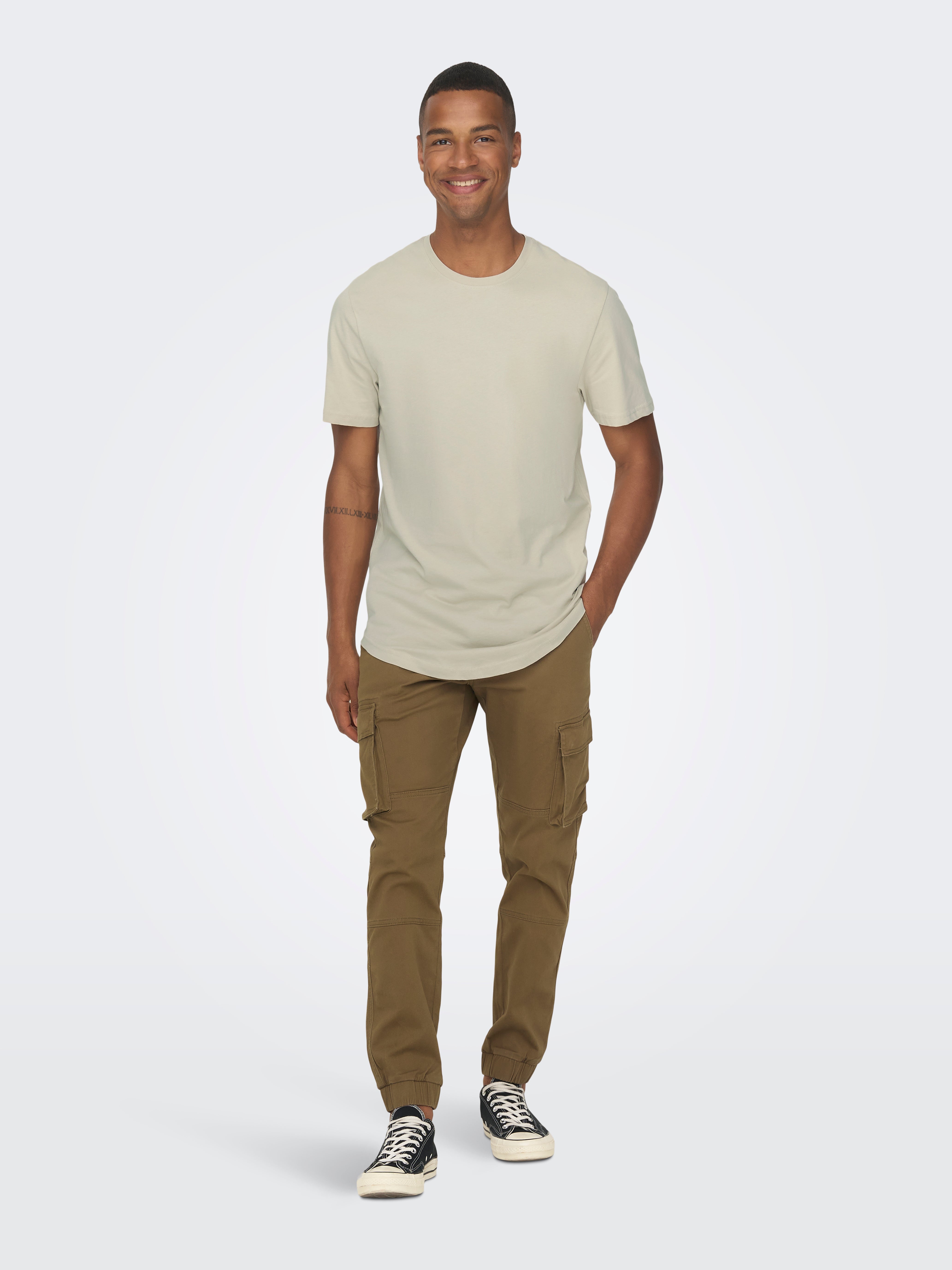 Lang geschnitten Rundhals T-Shirt | Hellgrau | ONLY & SONS®